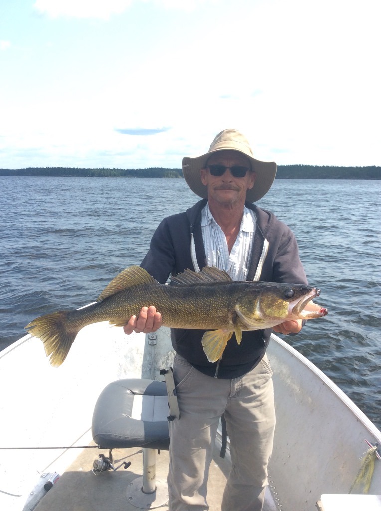 Trophy Fishing | Budd's Gunisao Lake Lodge